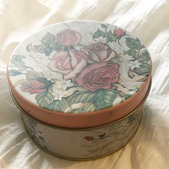Accents | Vintage Small Rose Flower Tin | Poshmark
